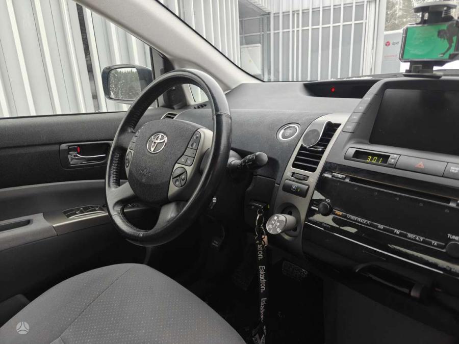 Zils Toyota Prius 2007 Viļņa, ar dzinēja tilpumu 1.50 L un nobraukumu 272 tūkst. km par 4500 €, foto 8 vietnē AUTOMOTO.COM.LV