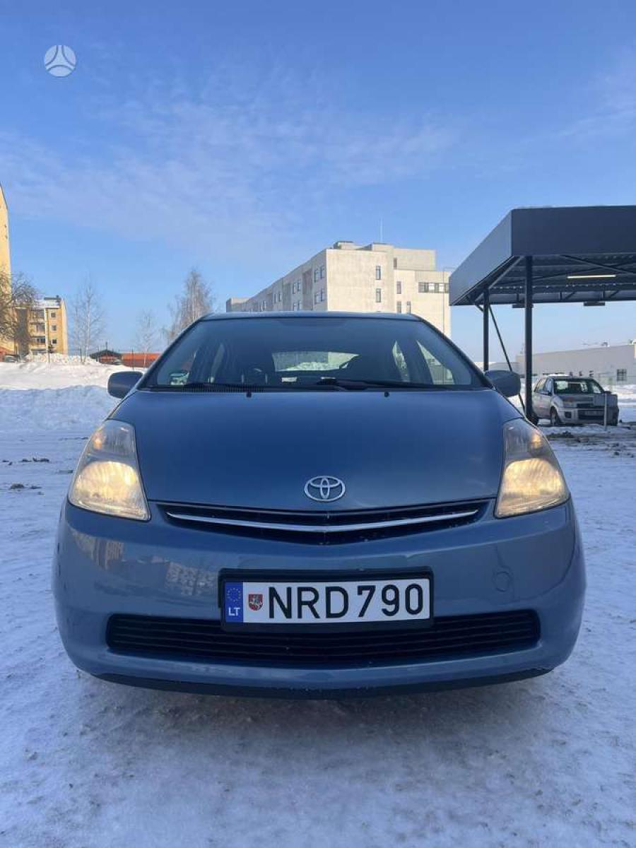 Blue Toyota Prius 2007 in Vilnius, with an engine capacity of 1.50 L and mileage of 320 thousand km for 4450 €, photo 2 on AUTOMOTO.COM.LV