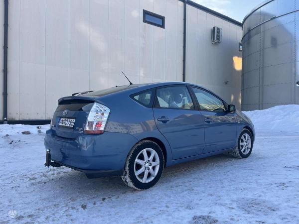 Zils Toyota Prius 2007 Viļņa, ar dzinēja tilpumu 1.50 L un nobraukumu 320 tūkst. km par 4450 €, foto 4 vietnē AUTOMOTO.COM.LV