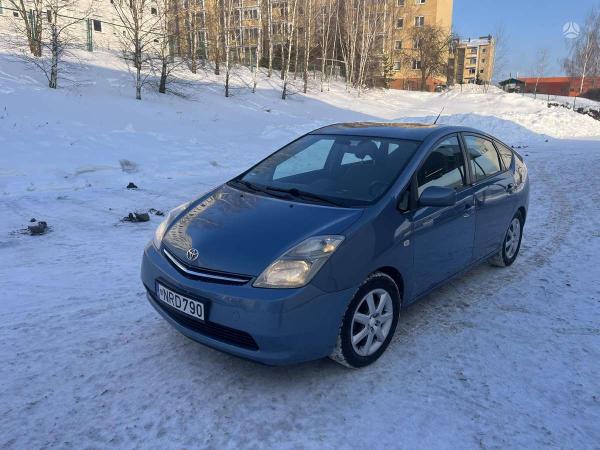 Zils Toyota Prius 2007 Viļņa, ar dzinēja tilpumu 1.50 L un nobraukumu 320 tūkst. km par 4450 €, foto 5 vietnē AUTOMOTO.COM.LV