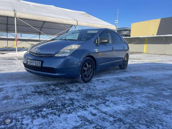 Blue Toyota Prius 2007 in Kaunas, with an engine capacity of 1.50 L and mileage of 308 thousand km for 3200 €, photo 1 on AUTOMOTO.COM.LV