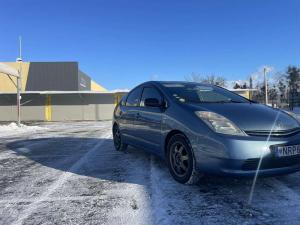 Blue Toyota Prius 2007 in Kaunas, with an engine capacity of 1.50 L and mileage of 308 thousand km for 3200 €, photo 3 on AUTOMOTO.COM.LV