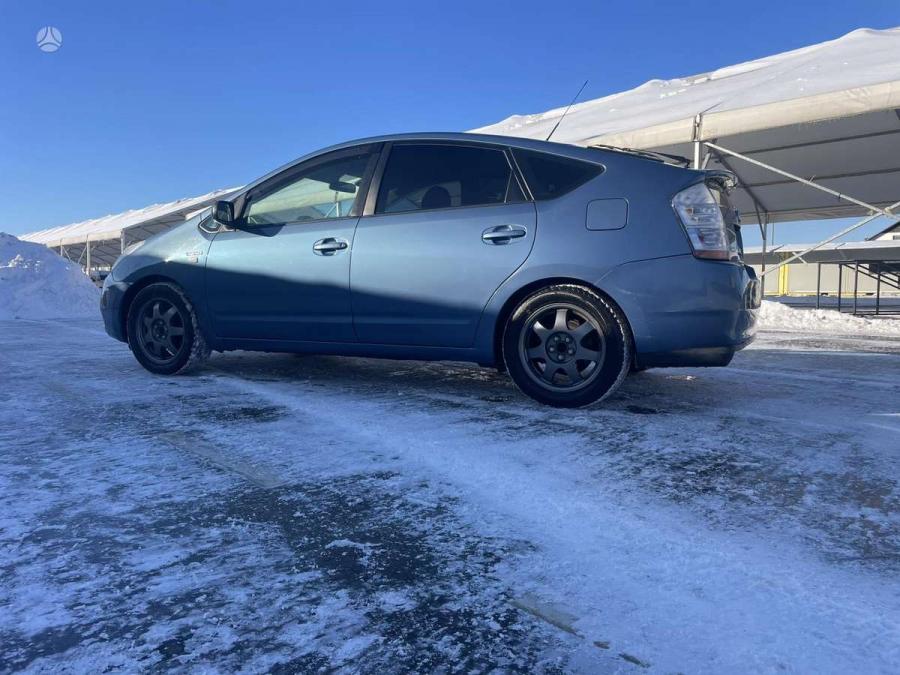 Blue Toyota Prius 2007 in Kaunas, with an engine capacity of 1.50 L and mileage of 308 thousand km for 3200 €, photo 5 on AUTOMOTO.COM.LV