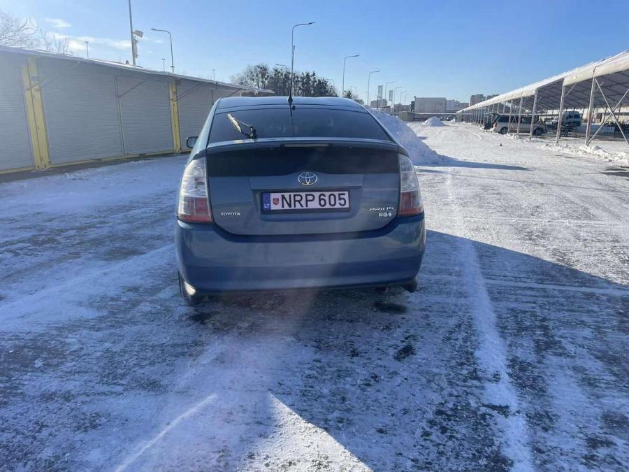 Blue Toyota Prius 2007 in Kaunas, with an engine capacity of 1.50 L and mileage of 308 thousand km for 3200 €, photo 6 on AUTOMOTO.COM.LV