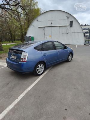 Blue Toyota Prius 2007 in Kaunas, with an engine capacity of 1.50 L and mileage of 390 thousand km for 1500 €, photo 5 on AUTOMOTO.COM.LV