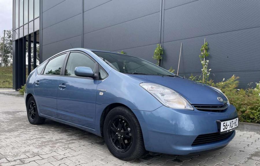 Zils Toyota Prius 2007 Viļņa, ar dzinēja tilpumu 1.50 L un nobraukumu 271 tūkst. km par 3750 €, foto 4 vietnē AUTOMOTO.COM.LV