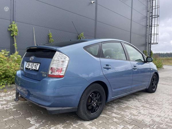 Blue Toyota Prius 2007 in Vilnius, with an engine capacity of 1.50 L and mileage of 271 thousand km for 3750 €, photo 4 on AUTOMOTO.COM.LV