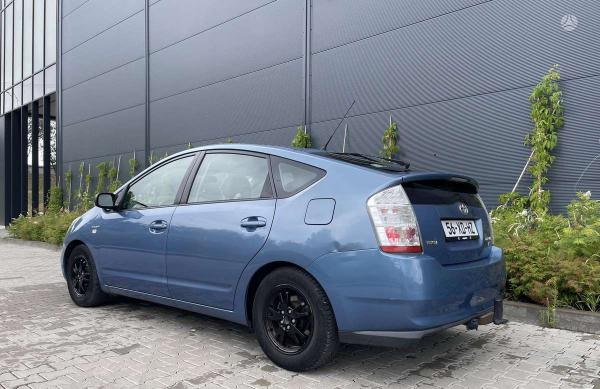 Blue Toyota Prius 2007 in Vilnius, with an engine capacity of 1.50 L and mileage of 271 thousand km for 3750 €, photo 5 on AUTOMOTO.COM.LV