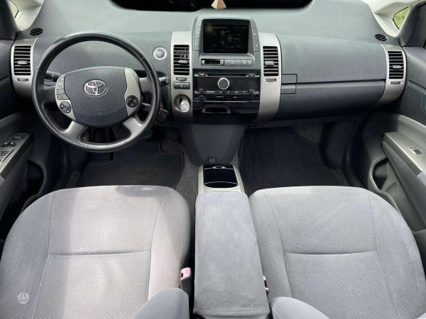 Blue Toyota Prius 2007 in Vilnius, with an engine capacity of 1.50 L and mileage of 271 thousand km for 3750 €, photo 6 on AUTOMOTO.COM.LV