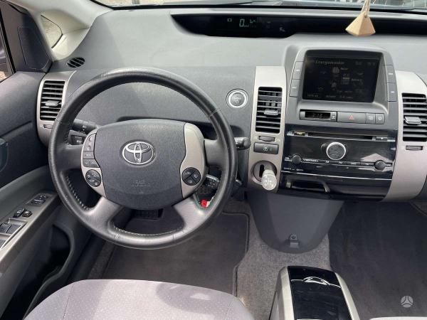 Blue Toyota Prius 2007 in Vilnius, with an engine capacity of 1.50 L and mileage of 271 thousand km for 3750 €, photo 7 on AUTOMOTO.COM.LV