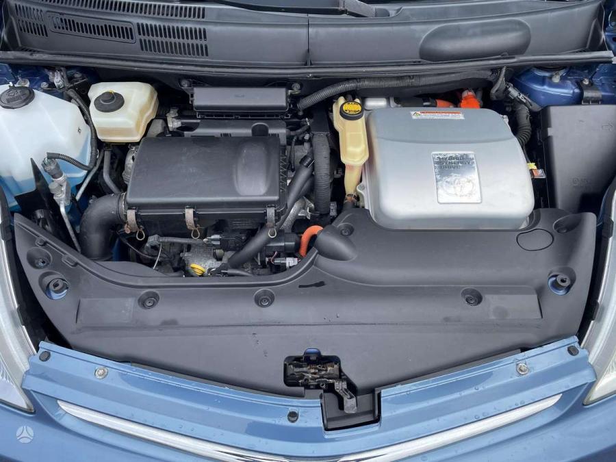 Zils Toyota Prius 2007 Viļņa, ar dzinēja tilpumu 1.50 L un nobraukumu 271 tūkst. km par 3750 €, foto 18 vietnē AUTOMOTO.COM.LV