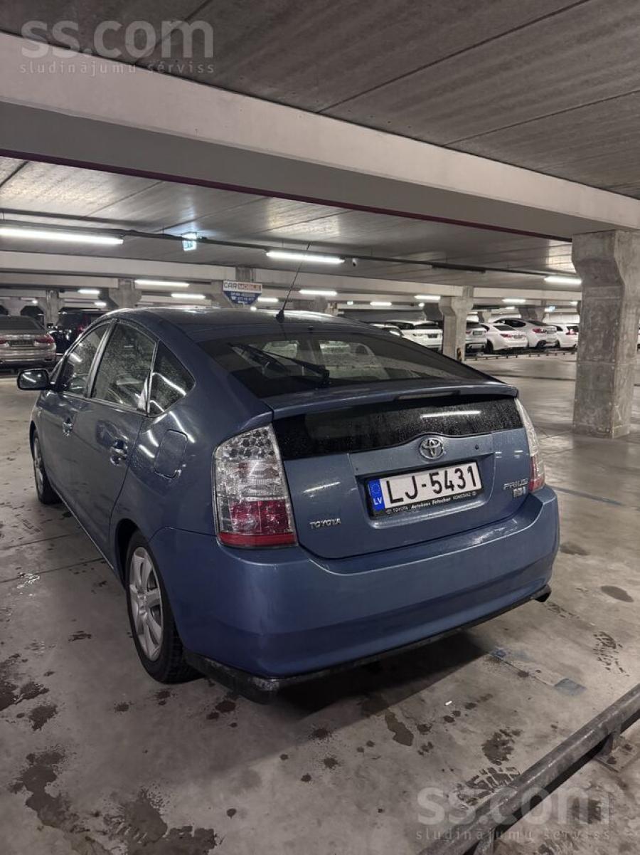 Zils Toyota Prius 2007 Rīga, ar dzinēja tilpumu 1.50 L un nobraukumu 423 tūkst. km par 2800 €, foto 4 vietnē AUTOMOTO.COM.LV