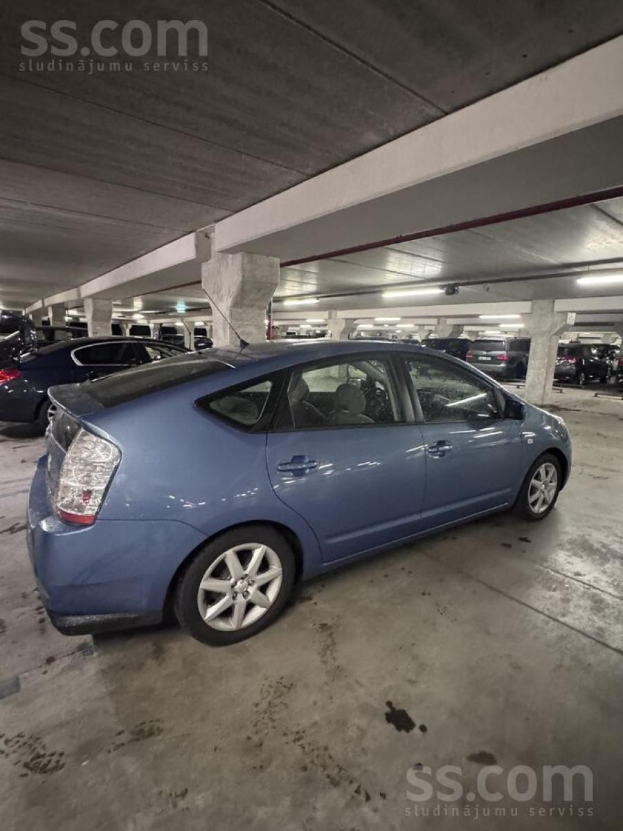 Zils Toyota Prius 2007 Rīga, ar dzinēja tilpumu 1.50 L un nobraukumu 423 tūkst. km par 2800 €, foto 5 vietnē AUTOMOTO.COM.LV