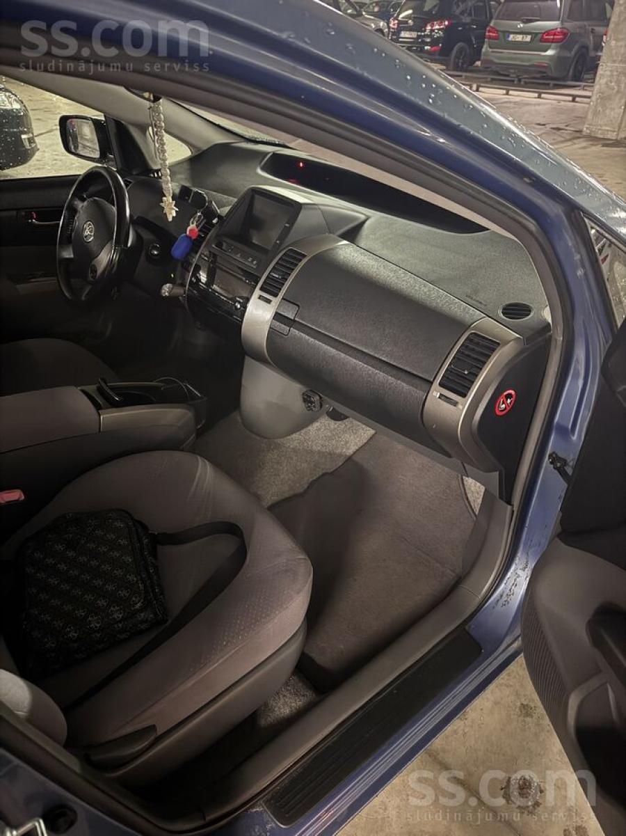 Zils Toyota Prius 2007 Rīga, ar dzinēja tilpumu 1.50 L un nobraukumu 423 tūkst. km par 2800 €, foto 9 vietnē AUTOMOTO.COM.LV