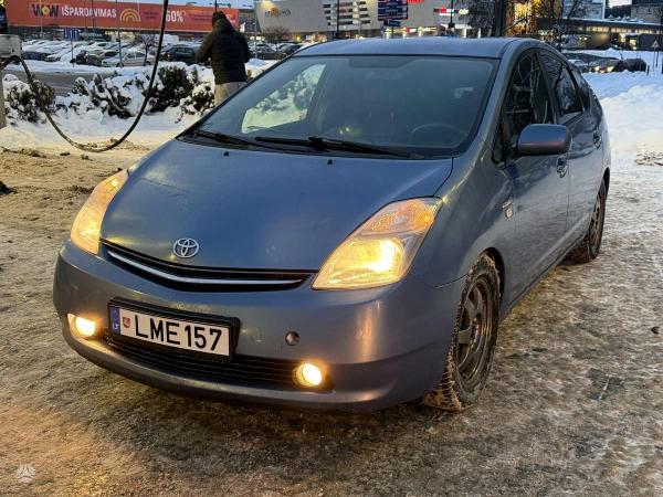 Blue Toyota Prius 2008 in Vilnius, with an engine capacity of 1.50 L and mileage of 350 thousand km for 3150 €, photo 1 on AUTOMOTO.COM.LV