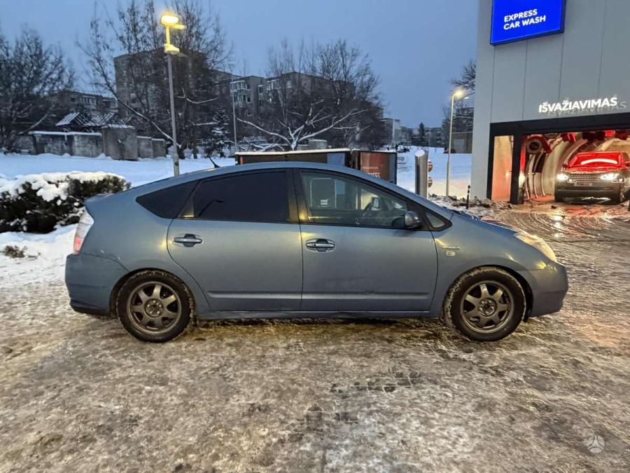 Zils Toyota Prius 2008 Viļņa, ar dzinēja tilpumu 1.50 L un nobraukumu 350 tūkst. km par 3150 €, foto 7 vietnē AUTOMOTO.COM.LV