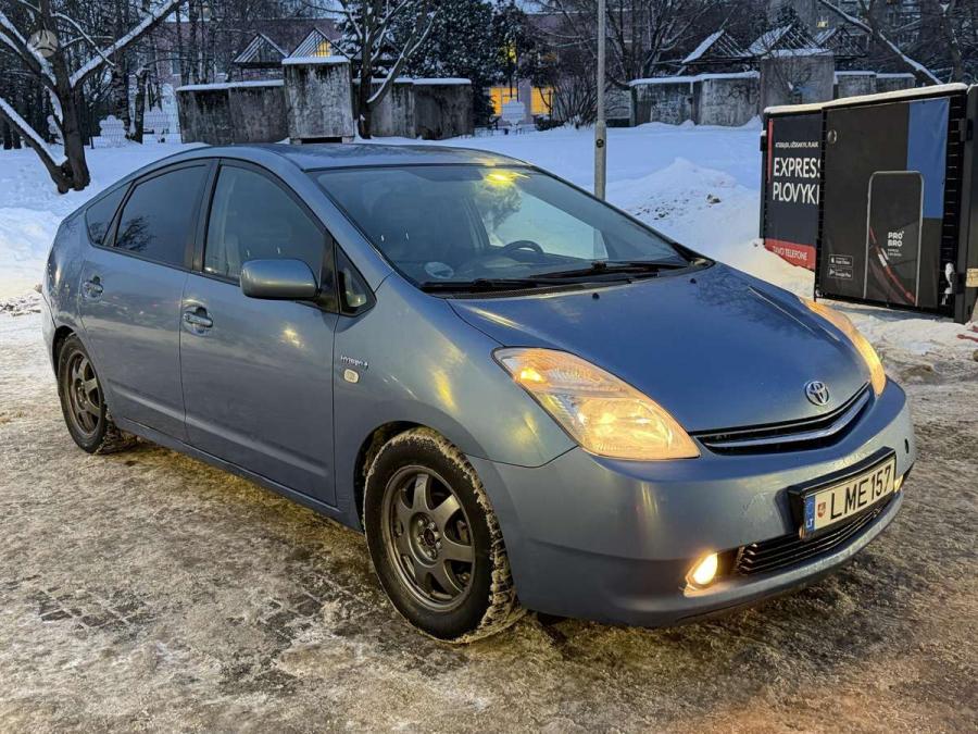 Zils Toyota Prius 2008 Viļņa, ar dzinēja tilpumu 1.50 L un nobraukumu 350 tūkst. km par 3150 €, foto 8 vietnē AUTOMOTO.COM.LV