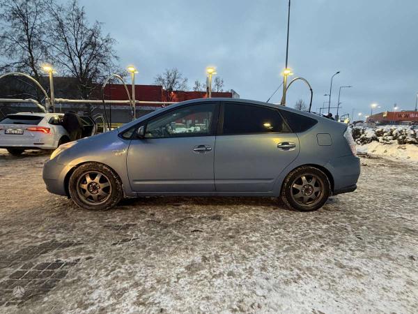 Zils Toyota Prius 2008 Viļņa, ar dzinēja tilpumu 1.50 L un nobraukumu 350 tūkst. km par 3150 €, foto 3 vietnē AUTOMOTO.COM.LV