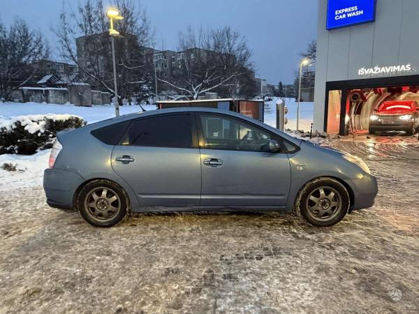 Zils Toyota Prius 2008 Viļņa, ar dzinēja tilpumu 1.50 L un nobraukumu 350 tūkst. km par 3150 €, foto 7 vietnē AUTOMOTO.COM.LV