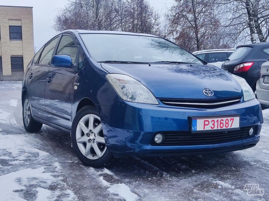 Blue Toyota Prius 2009 in Vilnius, with an engine capacity of 1.50 L and mileage of 356 thousand km for 4850 €, photo 1 on AUTOMOTO.COM.LV