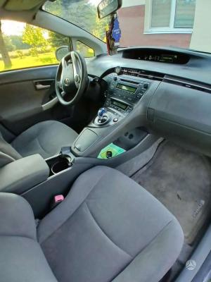 Blue Toyota Prius 2009 in Alytus, with an engine capacity of 0.00 L and mileage of 270 thousand km for 4200 €, photo 7 on AUTOMOTO.COM.LV