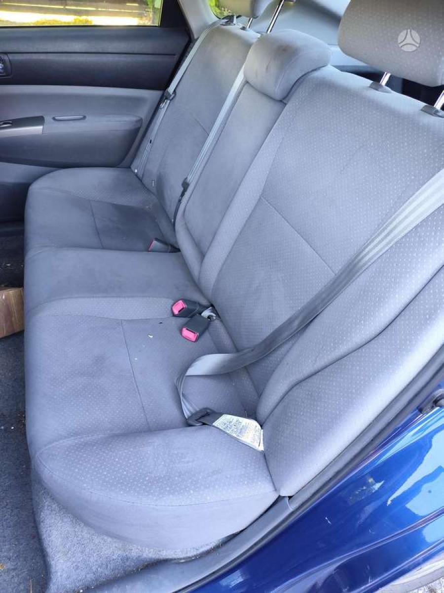 Blue Toyota Prius 2009 in Klaipeda, with an engine capacity of 1.50 L and mileage of 300 thousand km for 4350 €, photo 6 on AUTOMOTO.COM.LV