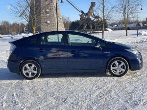Blue Toyota Prius 2010 in Siauliai, with an engine capacity of 1.80 L and mileage of 183 thousand km for 6950 €, photo 4 on AUTOMOTO.COM.LV