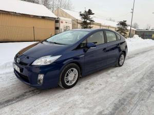 Blue Toyota Prius 2010 in Klaipeda, with an engine capacity of 1.80 L and mileage of 379 thousand km for 4950 €, photo  on AUTOMOTO.COM.LV