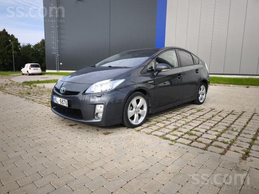 Zils Toyota Prius 2010 Rīga, ar dzinēja tilpumu 1.80 L un nobraukumu 310 tūkst. km par 5800 €, foto 1 vietnē AUTOMOTO.COM.LV