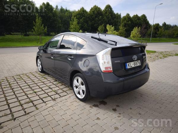 Синий Тойота Приус 2010 в Рига, объемом двигателя 1.80 л и пробегом 310 тыс. км за 5800 €, фото 4 на AUTOMOTO.COM.LV