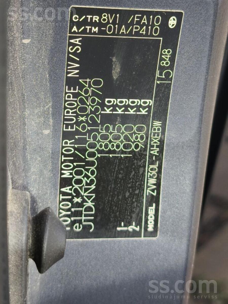 Zils Toyota Prius 2010 Rīga, ar dzinēja tilpumu 1.80 L un nobraukumu 310 tūkst. km par 5800 €, foto 14 vietnē AUTOMOTO.COM.LV