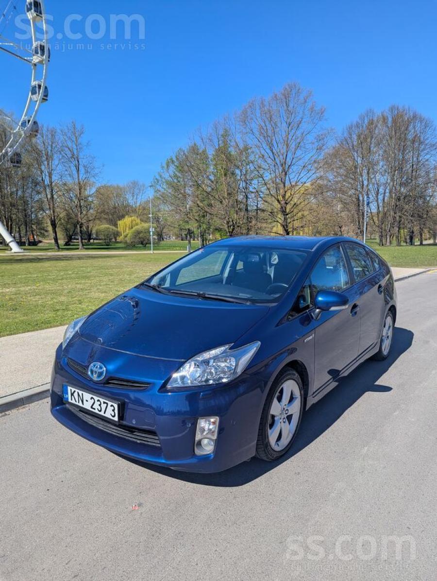 Zils Toyota Prius 2010 Rīga, ar dzinēja tilpumu 1.80 L un nobraukumu 275 tūkst. km par 4960 €, foto 1 vietnē AUTOMOTO.COM.LV