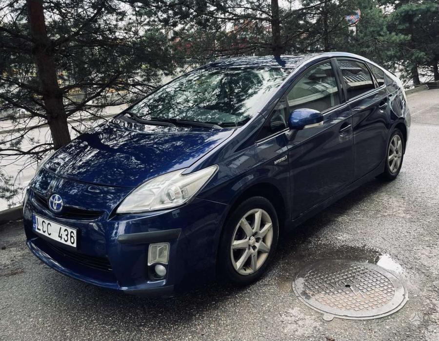 Blue Toyota Prius 2010 in Vilnius, with an engine capacity of 0.00 L and mileage of 400 thousand km for 4300 €, photo 1 on AUTOMOTO.COM.LV