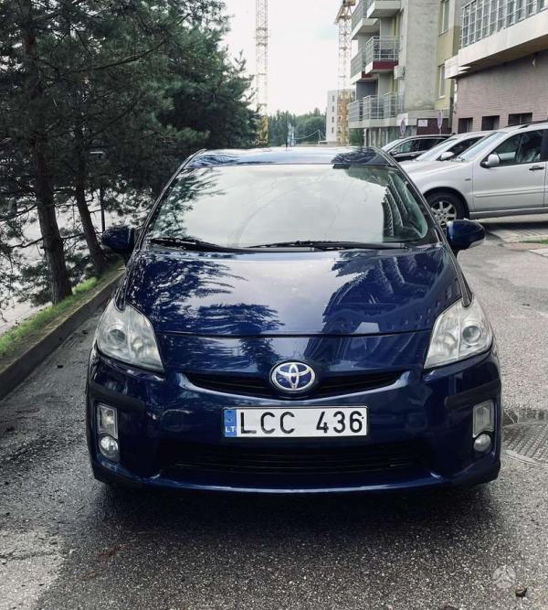 Zils Toyota Prius 2010 Viļņa, ar dzinēja tilpumu 0.00 L un nobraukumu 400 tūkst. km par 4300 €, foto 2 vietnē AUTOMOTO.COM.LV