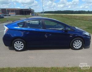 Blue Toyota Prius 2010 in Siauliai, with an engine capacity of 1.80 L and mileage of 154 thousand km for 7300 €, photo 4 on AUTOMOTO.COM.LV