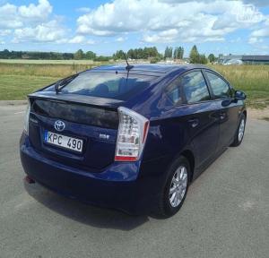 Blue Toyota Prius 2010 in Siauliai, with an engine capacity of 1.80 L and mileage of 154 thousand km for 7300 €, photo 7 on AUTOMOTO.COM.LV