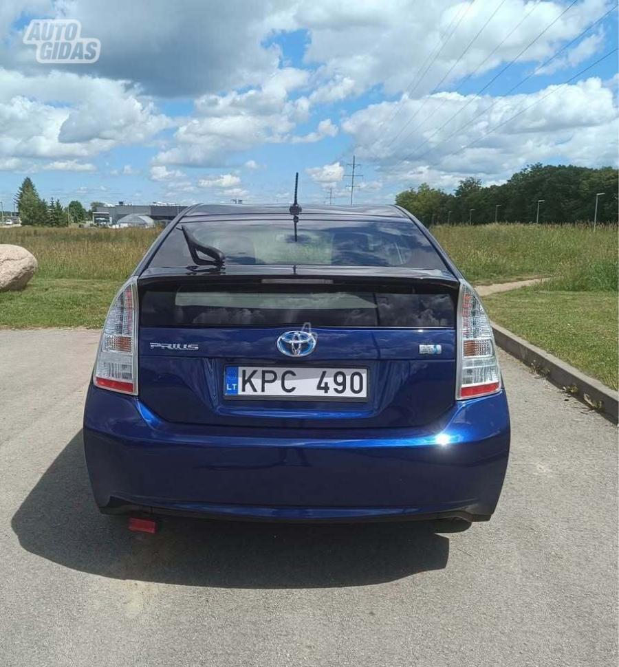 Blue Toyota Prius 2010 in Siauliai, with an engine capacity of 1.80 L and mileage of 154 thousand km for 7300 €, photo 8 on AUTOMOTO.COM.LV