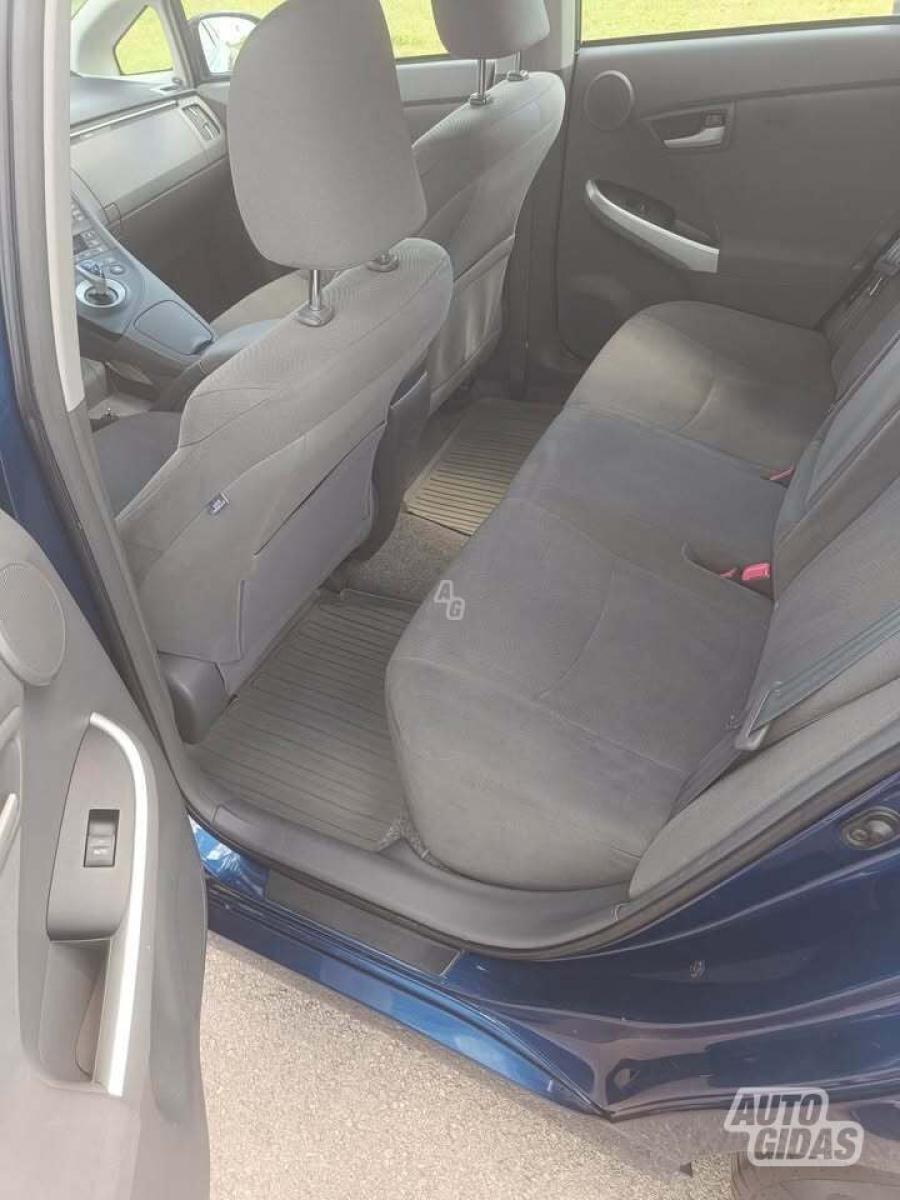 Blue Toyota Prius 2010 in Siauliai, with an engine capacity of 1.80 L and mileage of 154 thousand km for 7300 €, photo 11 on AUTOMOTO.COM.LV
