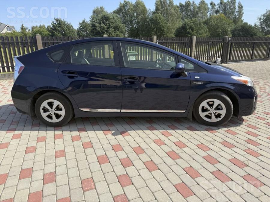 Zils Toyota Prius 2012 Rīga, ar dzinēja tilpumu 1.80 L un nobraukumu 250 tūkst. km par 6900 €, foto 5 vietnē AUTOMOTO.COM.LV