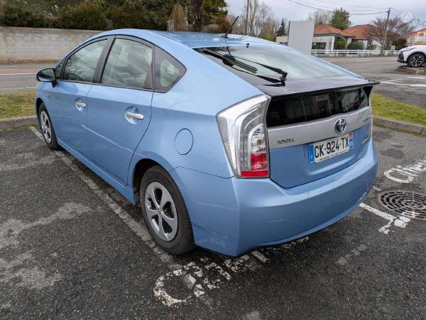 Blue Toyota Prius 2012 in Taurage, with an engine capacity of 0.00 L and mileage of 281 thousand km for 6850 €, photo 4 on AUTOMOTO.COM.LV