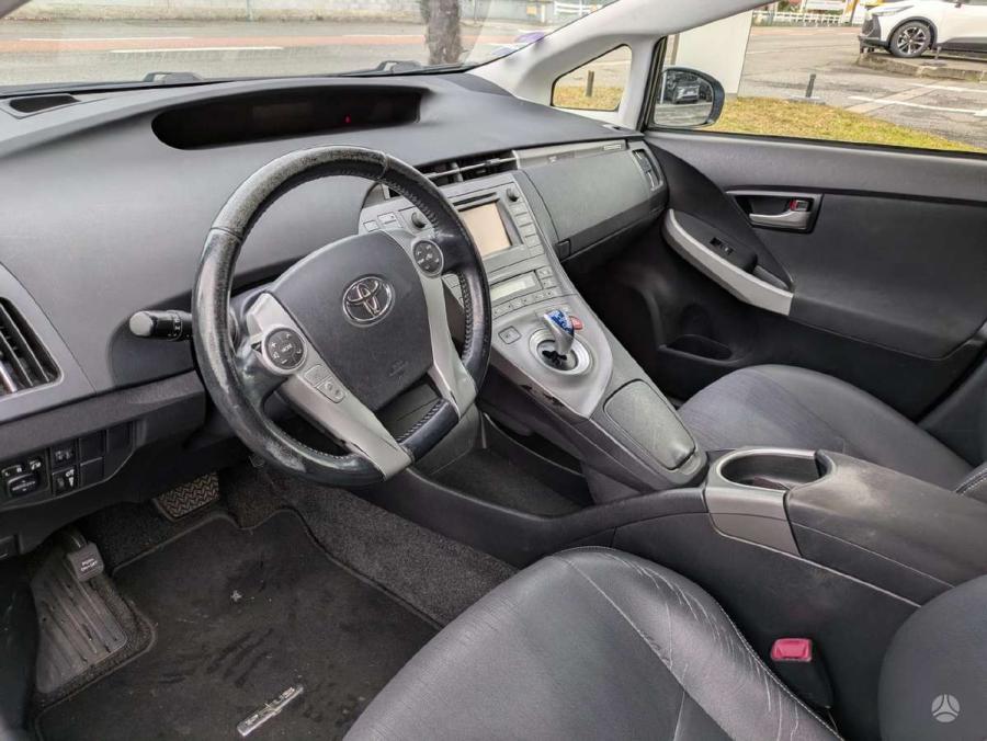 Zils Toyota Prius 2012 Tauragė, ar dzinēja tilpumu 0.00 L un nobraukumu 281 tūkst. km par 6850 €, foto 5 vietnē AUTOMOTO.COM.LV