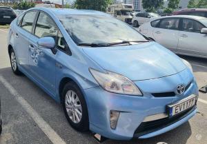 Blue Toyota Prius 2012 in Vilnius, with an engine capacity of 1.80 L and mileage of 280 thousand km for 5400 €, photo  on AUTOMOTO.COM.LV