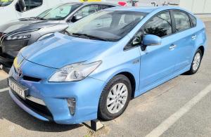 Blue Toyota Prius 2012 in Vilnius, with an engine capacity of 1.80 L and mileage of 280 thousand km for 5400 €, photo 4 on AUTOMOTO.COM.LV
