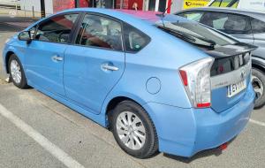 Blue Toyota Prius 2012 in Vilnius, with an engine capacity of 1.80 L and mileage of 280 thousand km for 5400 €, photo 5 on AUTOMOTO.COM.LV