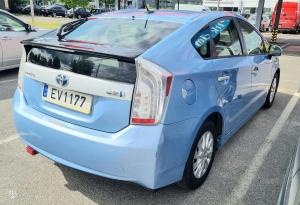 Blue Toyota Prius 2012 in Vilnius, with an engine capacity of 1.80 L and mileage of 280 thousand km for 5400 €, photo 7 on AUTOMOTO.COM.LV
