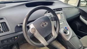 Blue Toyota Prius 2012 in Vilnius, with an engine capacity of 1.80 L and mileage of 280 thousand km for 5400 €, photo 11 on AUTOMOTO.COM.LV