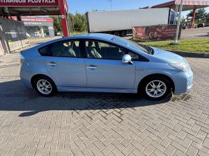 Blue Toyota Prius 2012 in Alytus, with an engine capacity of 1.80 L and mileage of 433 thousand km for 6450 €, photo 8 on AUTOMOTO.COM.LV