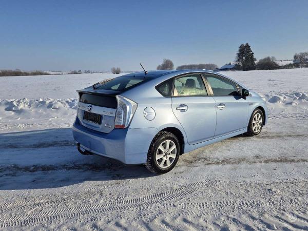 Zils Toyota Prius 2013 Kauņa, ar dzinēja tilpumu 1.80 L un nobraukumu 269 tūkst. km par 6989 €, foto 4 vietnē AUTOMOTO.COM.LV