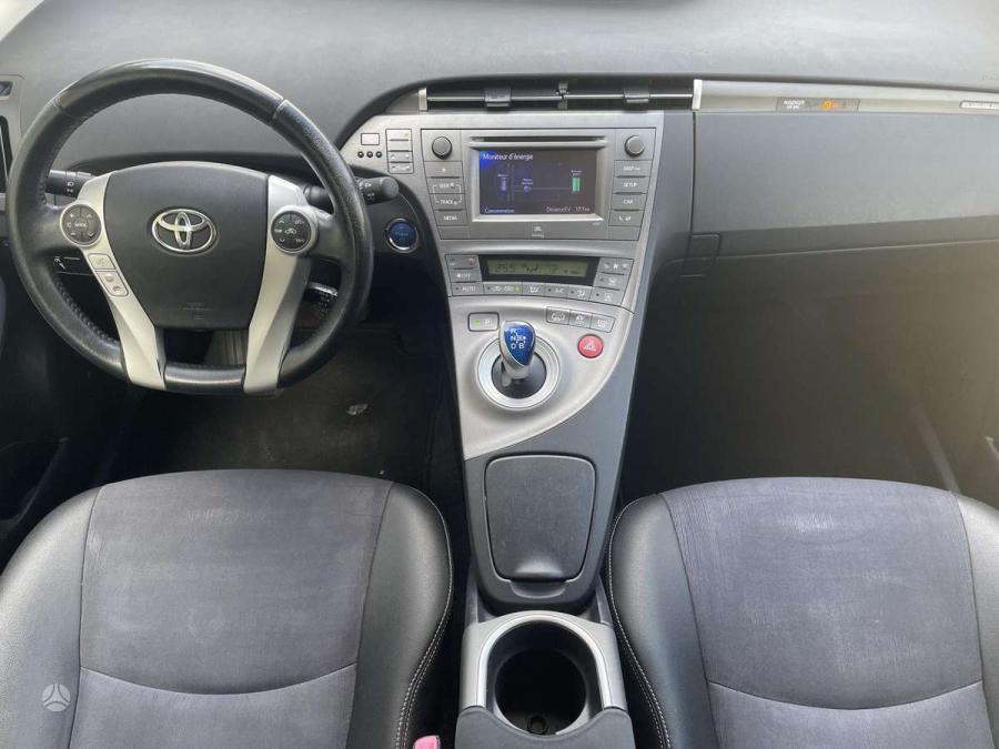 Zils Toyota Prius 2013 Viļņa, ar dzinēja tilpumu 1.80 L un nobraukumu 264 tūkst. km par 7650 €, foto 7 vietnē AUTOMOTO.COM.LV