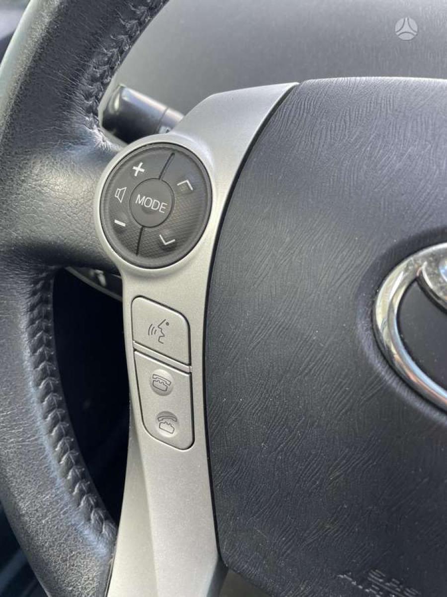 Zils Toyota Prius 2013 Viļņa, ar dzinēja tilpumu 1.80 L un nobraukumu 264 tūkst. km par 7650 €, foto 15 vietnē AUTOMOTO.COM.LV